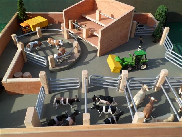 Cattle mart wooden toy farm sttswings