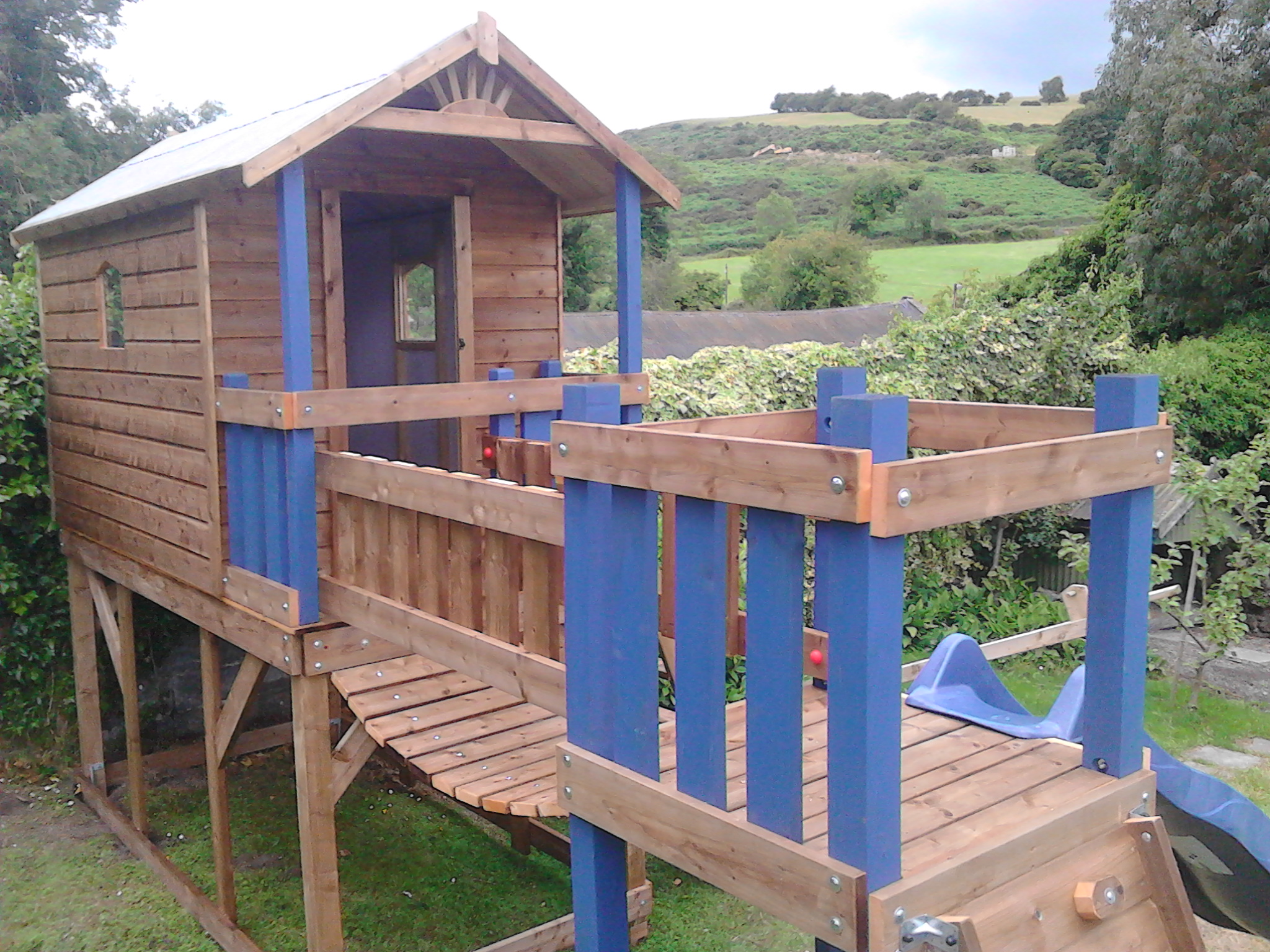 tree house playhouse climbing wall terrace slide climbing frame